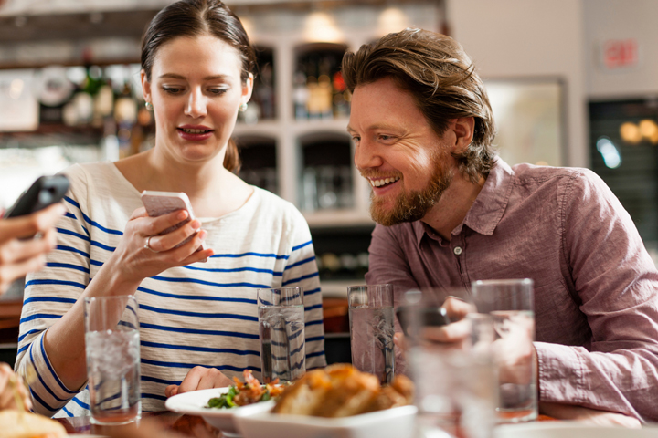 7 top tips for discovering fun restaurants this summer